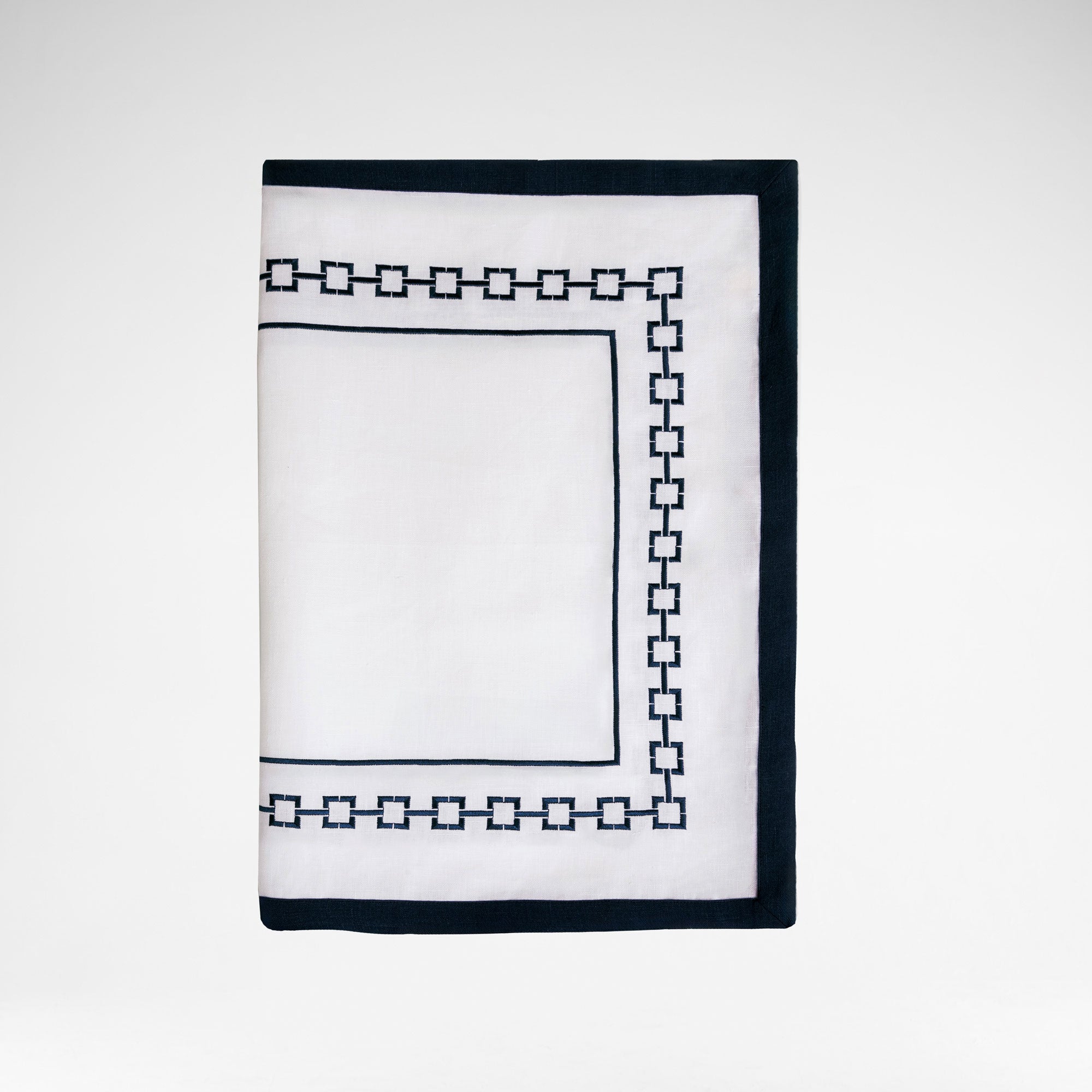 L-Chain Table Runner – LINLEY