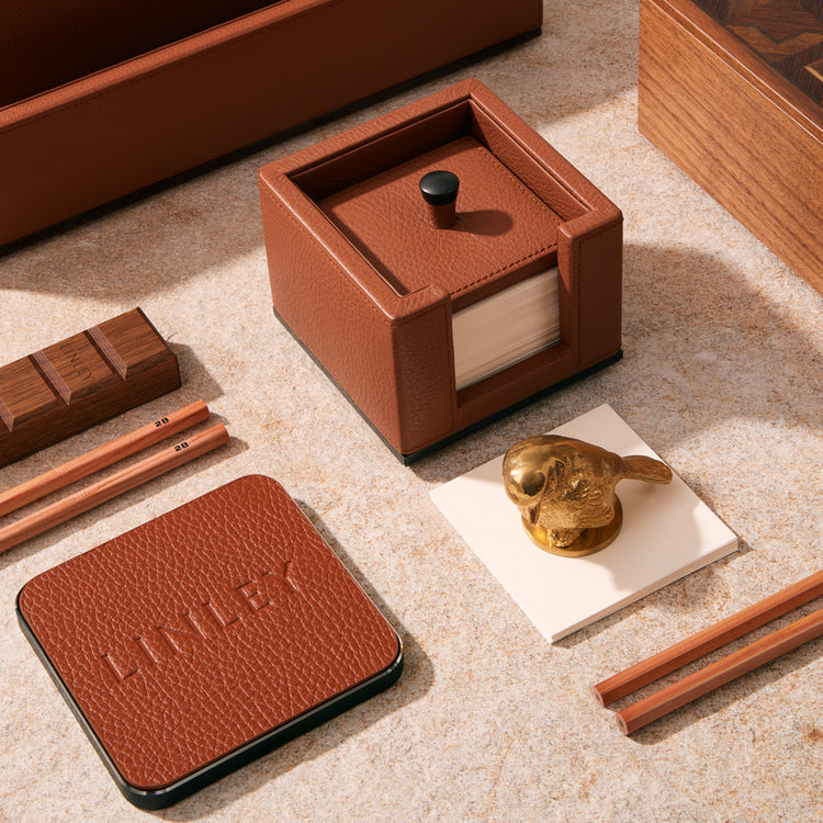 Mayfair Leather Wireless Charger – LINLEY