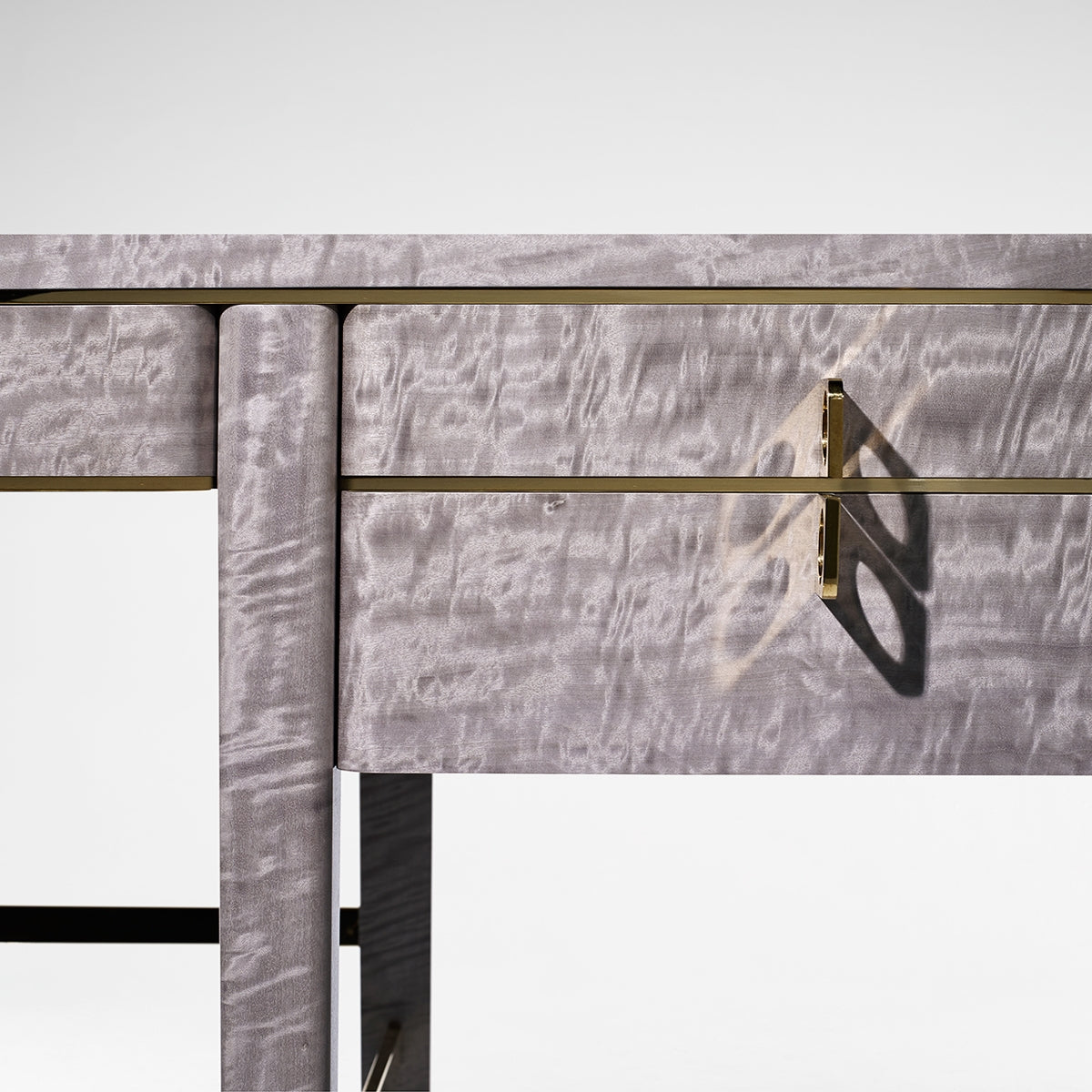 Slimline Odyssey Desk | Bespoke Design & Luxury Furniture | LINLEY